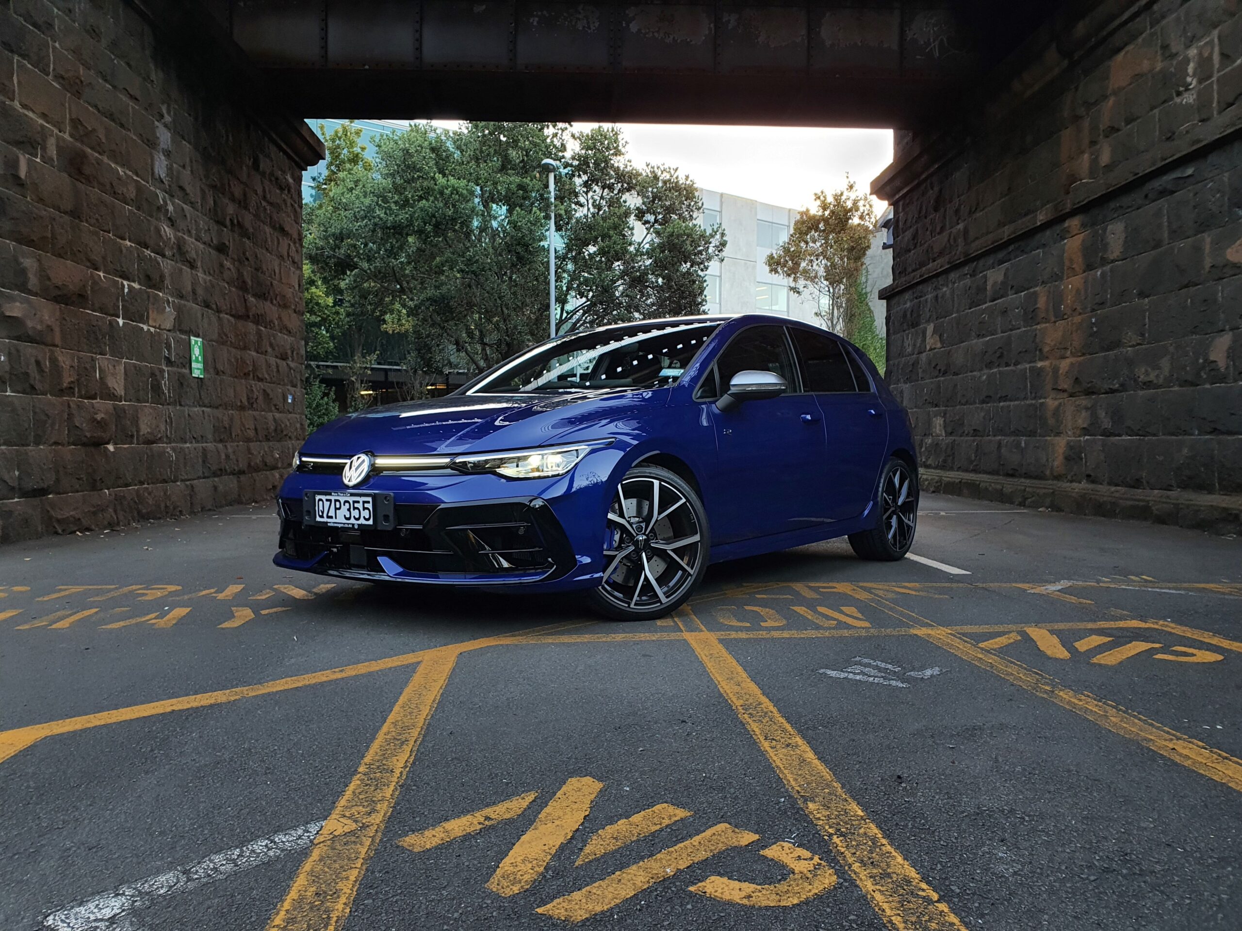 Comfortably Numb: 2025 Volkswagen Golf R Mk 8.5 Review | Tarmac Life ...