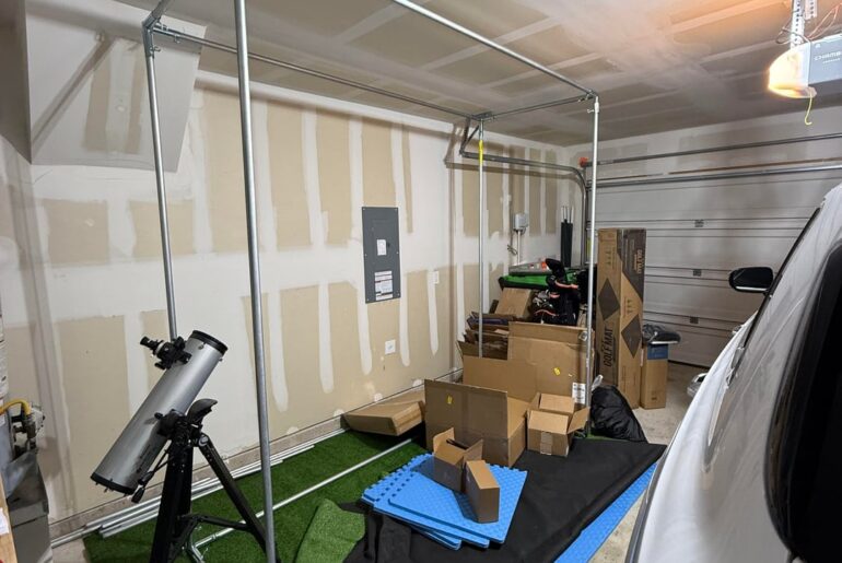 I built a murphy-bed style fold up sim in my garage - FOGOLF - FOLLOW GOLF